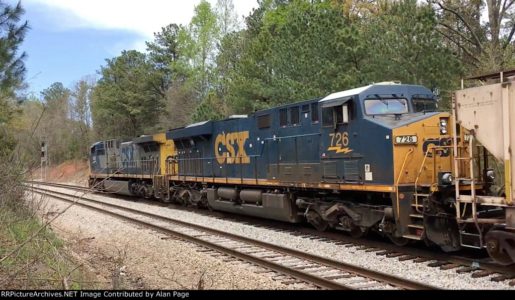 CSX 446 and 726 approach the NE Union City green signal